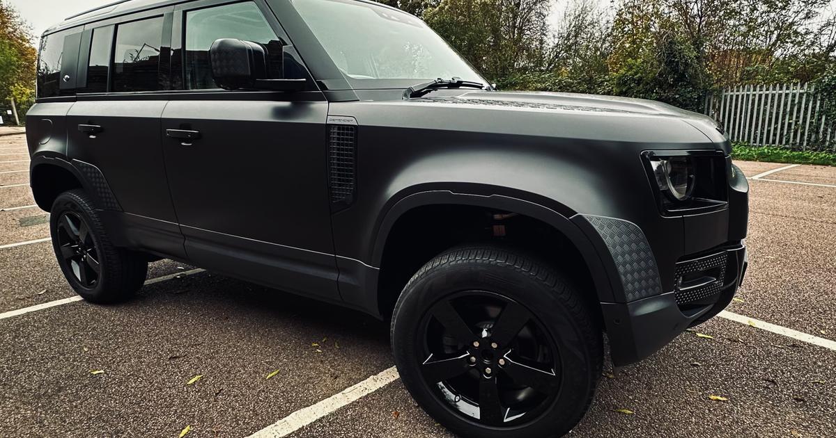 Land Rover 110 Defender 2020 rental in South Croydon, ENGLAND by ...