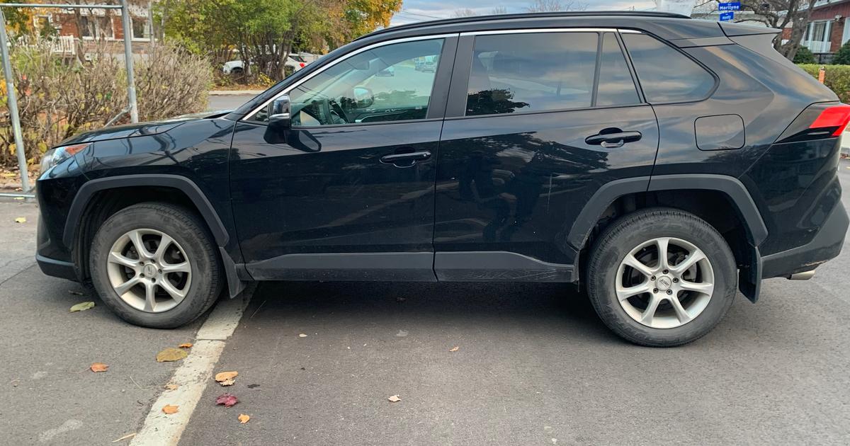 Toyota LE 1900 rental in Laval, QC by Higgens P. | Turo