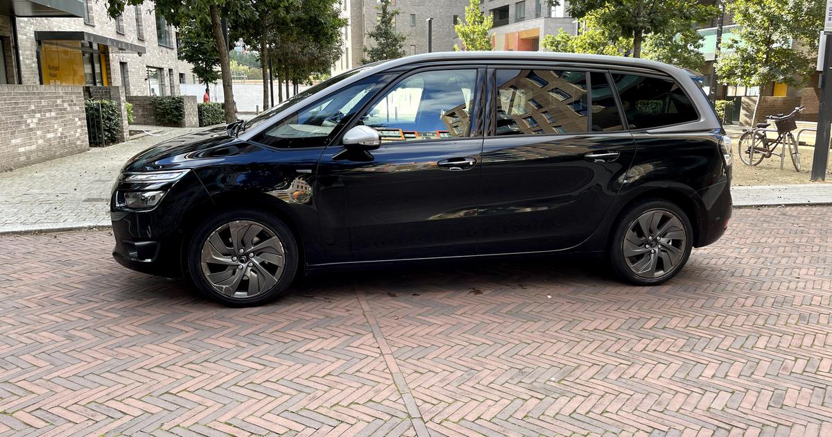 Citroen Grand C4 Picasso 2015 rental in London, England by Godfred A ...