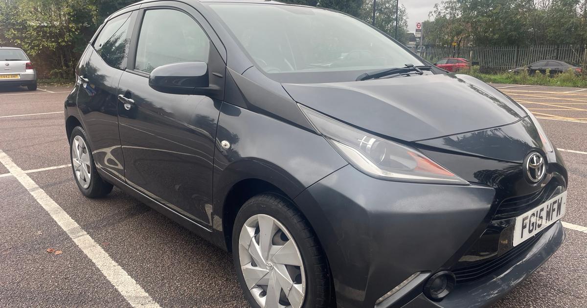 Toyota AYGO 2015 rental in London, ENGLAND by Azhar U. | Turo