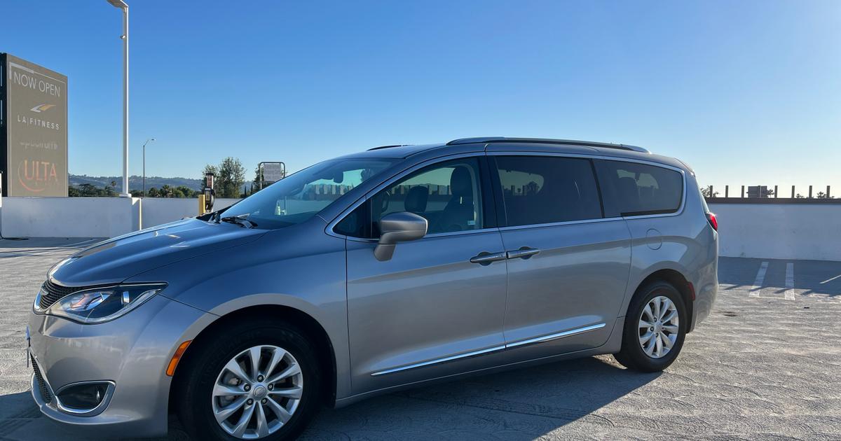 Chrysler Pacifica 2019 rental in Los Angeles, CA by Amith B. | Turo