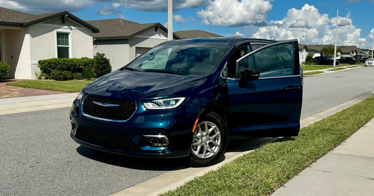Chrysler Pacifica 2025 rental in Tampa, FL by Karmora LLC | Turo