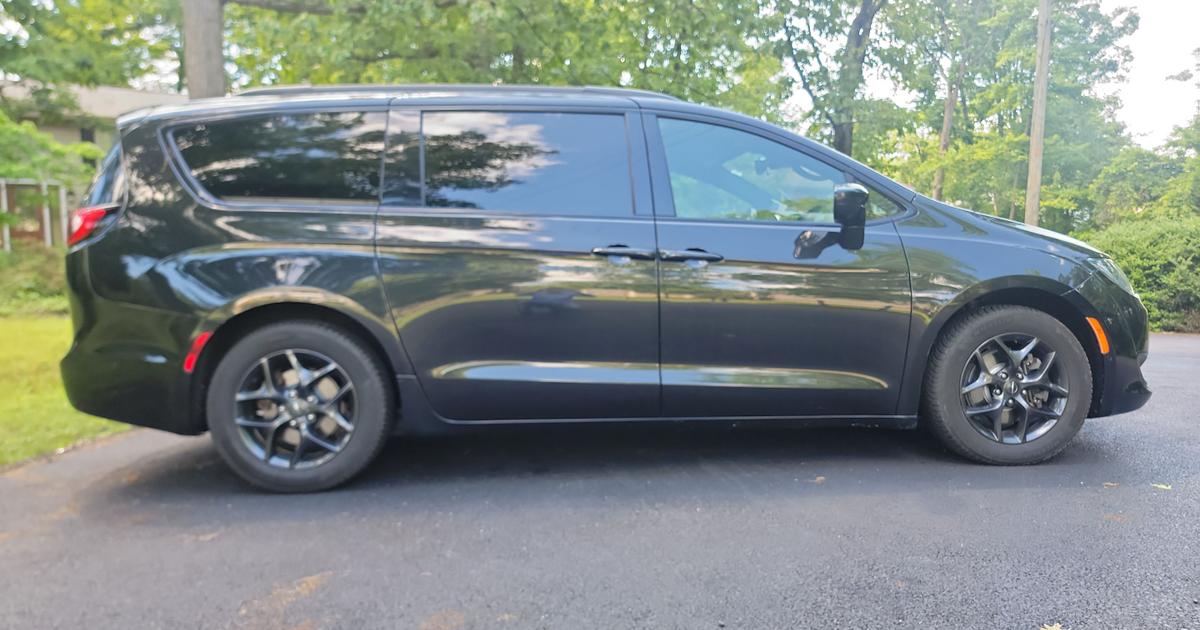 Chrysler Pacifica 2018 rental in Falls Church, VA by Vitalie | Turo