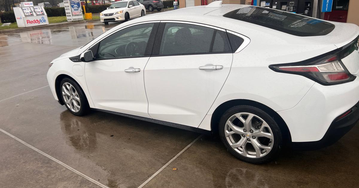 Chevrolet Volt 2017 rental in Memphis, TN by MARTY M. | Turo