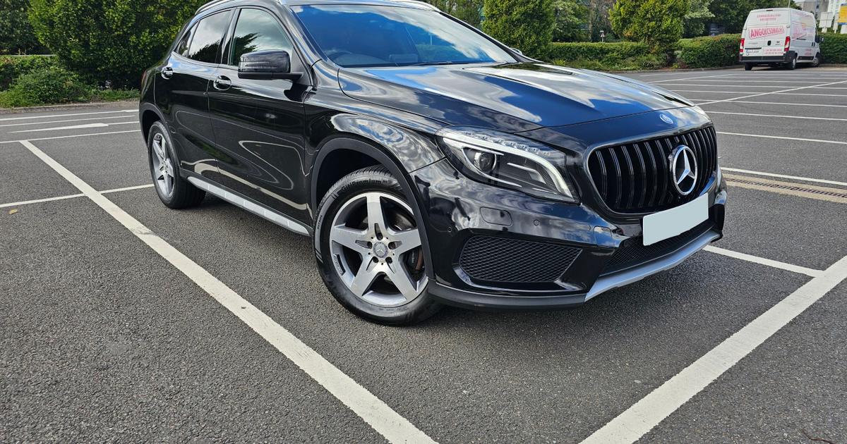 Mercedes-Benz GLA-Class 2016 rental in Bracknell, GBR by Urban Luxe ...
