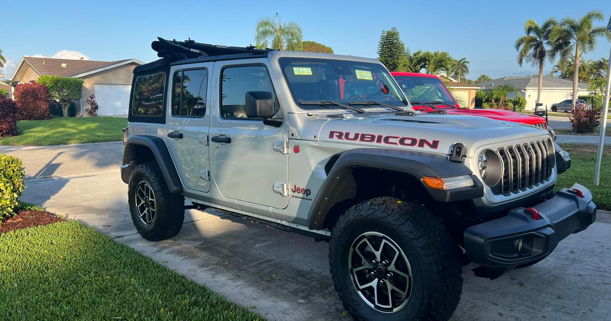 Jeep Wrangler 2024 rental in Naples, FL by Laura and Randy | Turo