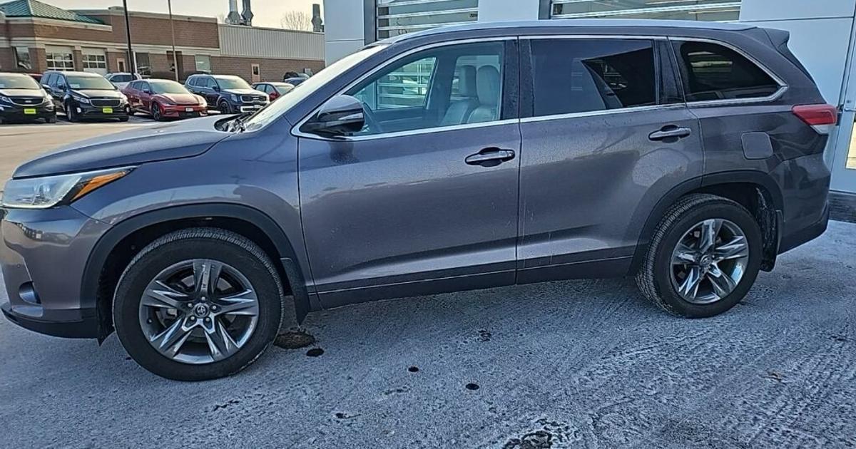 Toyota Highlander 2019 rental in Calgary, AB by Syeda Fariha Z. | Turo