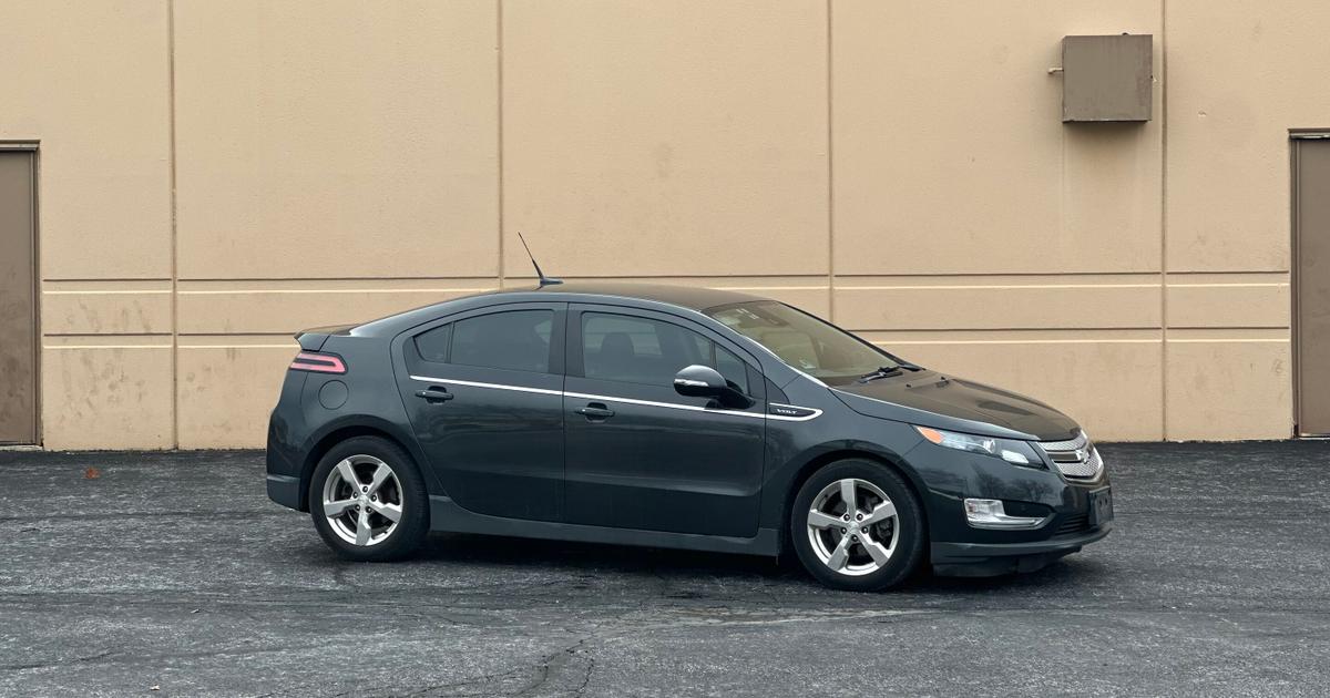 Chevrolet Volt 2014 rental in Oak Lawn, IL by Jesus L. | Turo