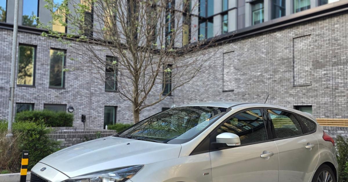 Ford Focus 2017 rental in London, ENGLAND by Samuel C. | Turo