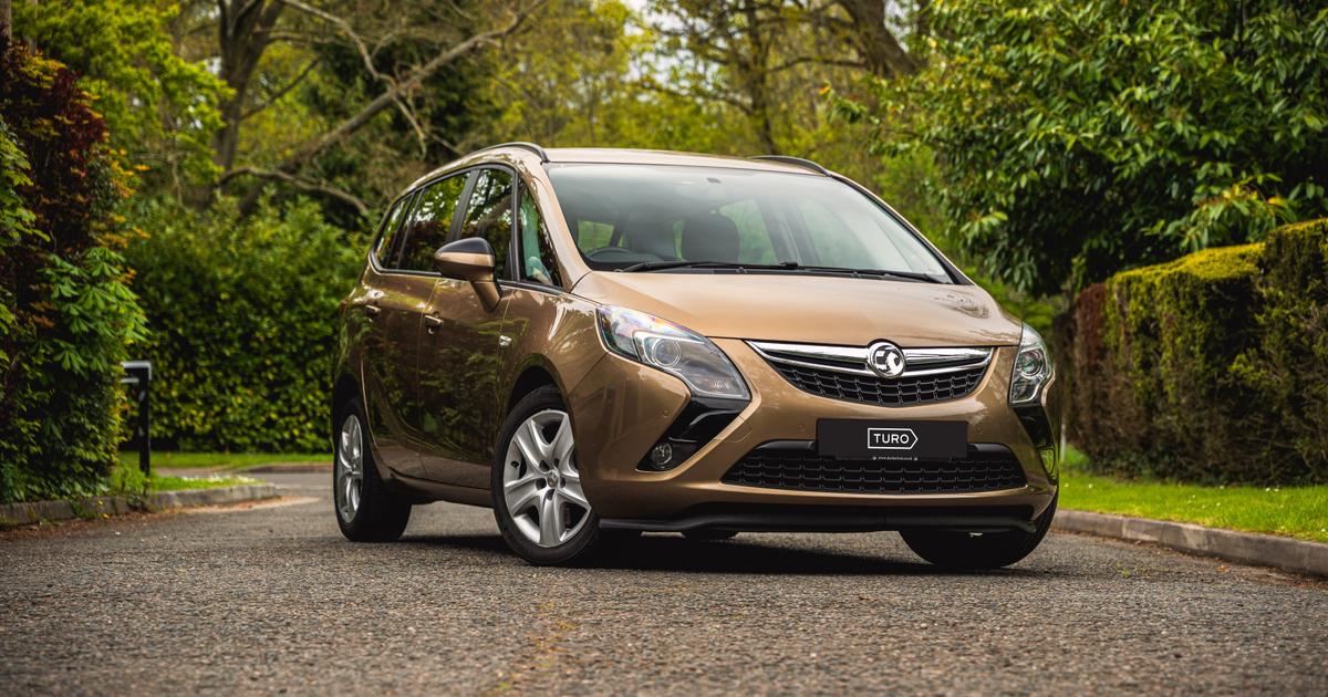 Vauxhall Zafira Tourer 2014 rental in Englefield Green, ENGLAND by Sam ...