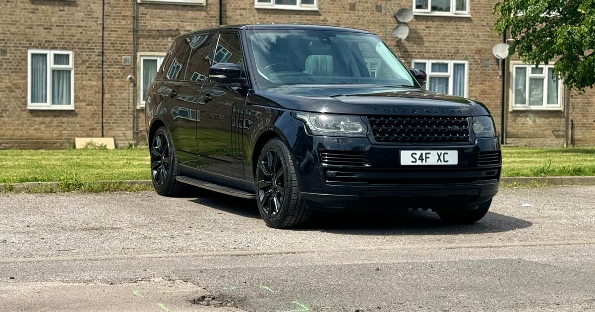 Land Rover Range Rover 2016 rental in Harrow, ENGLAND by Safdar Z. | Turo