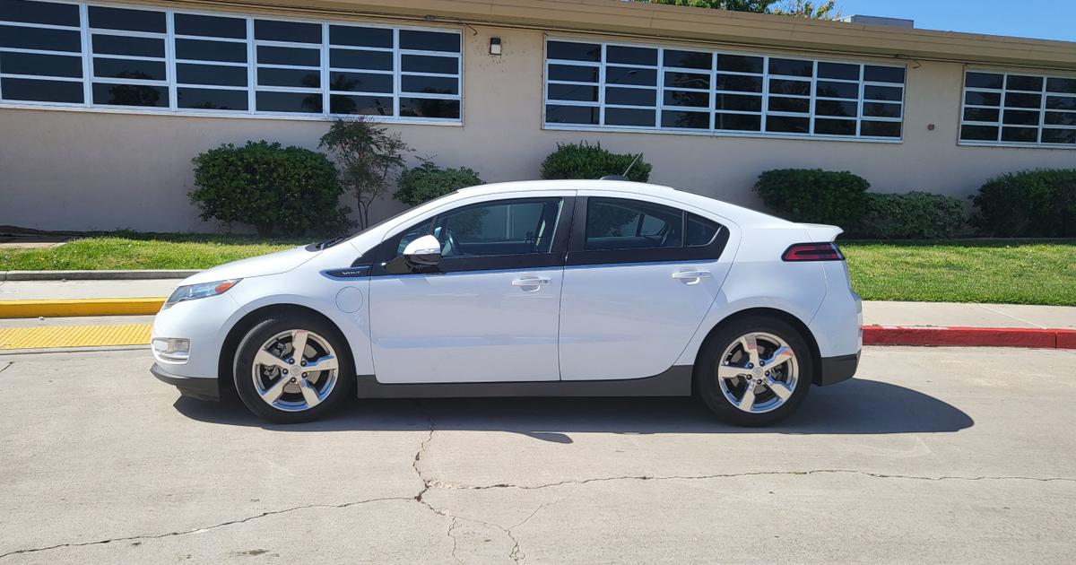 Chevrolet Volt 2015 rental in San Diego, CA by Candace K. | Turo