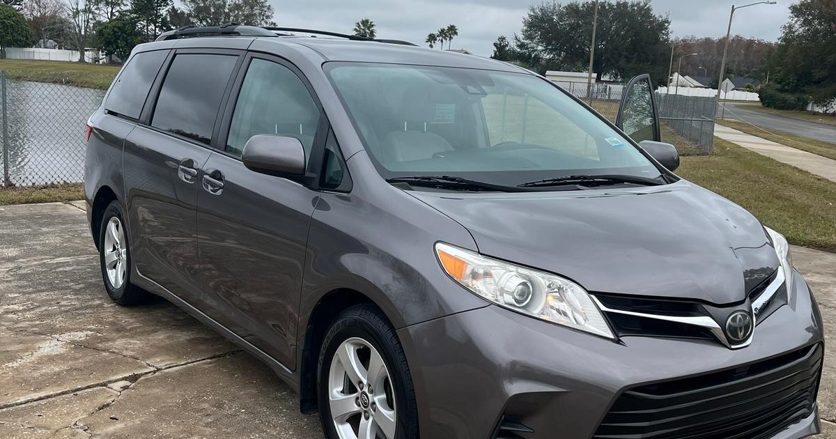Toyota Sienna 2018 rental in Orlando, FL by TOLEDO CAR R. | Turo