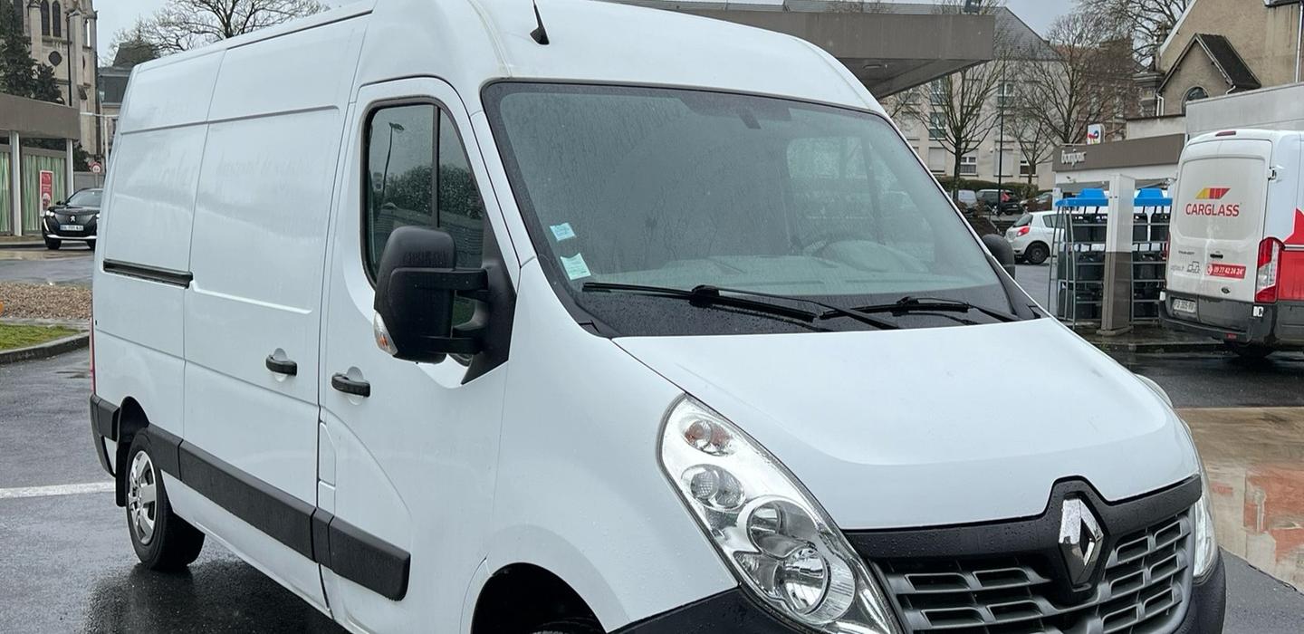 Renault MASTER III 2016 rental in Paris, IDF by MAHAR M. | Turo