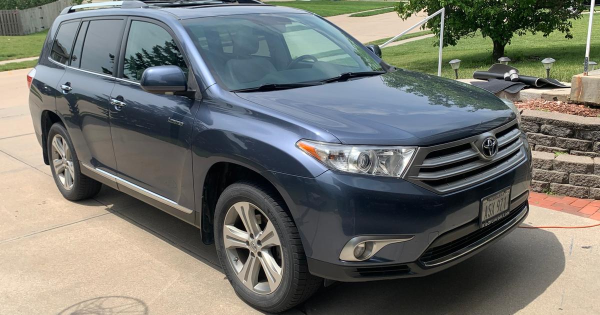 Toyota Highlander 2012 rental in Papillion, NE by Matthew C. | Turo