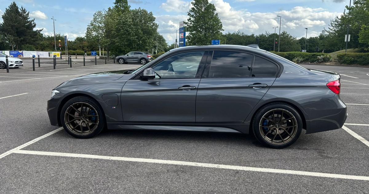 BMW 3 Series 2017 rental in London, ENGLAND by Jonas G. | Turo