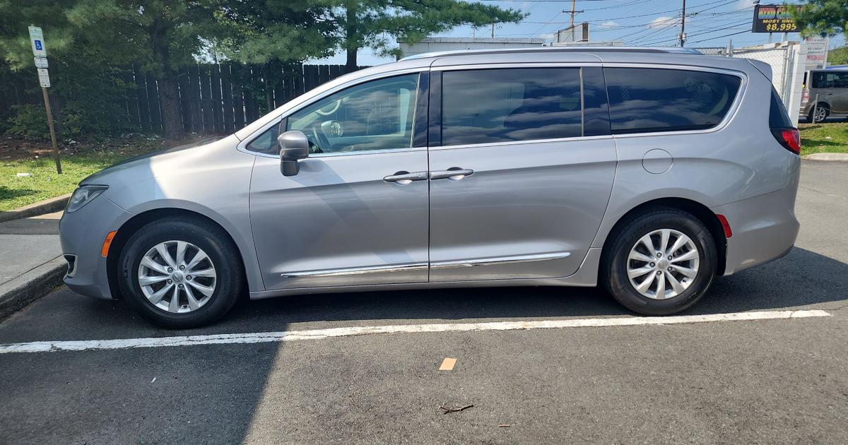 Chrysler Pacifica 2018 rental in Ewing Township, NJ by Lavineya Auto rentals .. | Turo