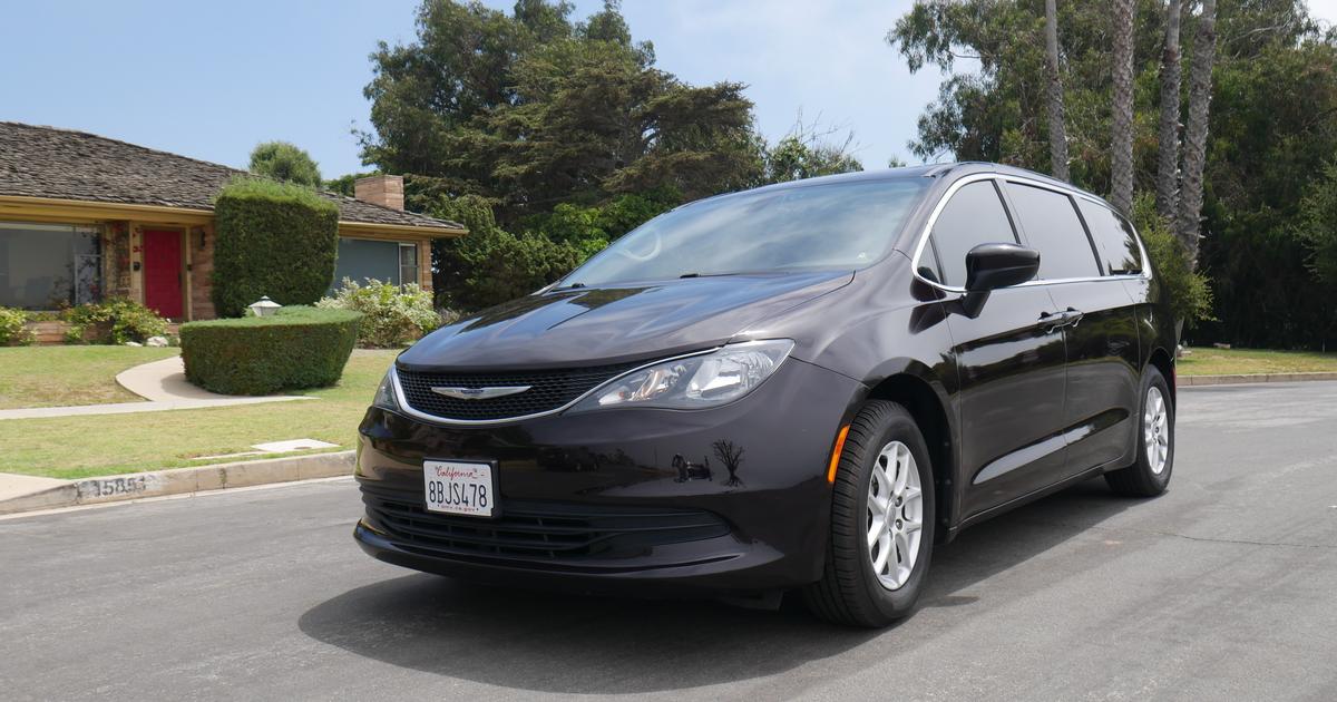 Chrysler Pacifica 2017 rental in Los Angeles, CA by David | Turo