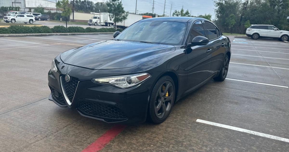 Alfa Romeo Giulia 2019 rental in Houston, TX by Oscar G E. | Turo