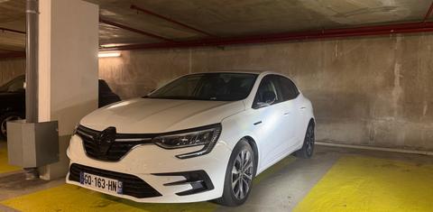 Location de Renault MEGANE IV 2023 à Roissy-en-france (FRA) par ...