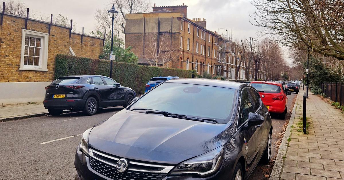 Vauxhall Astra 2016 rental in London, ENGLAND by Andrés C. | Turo