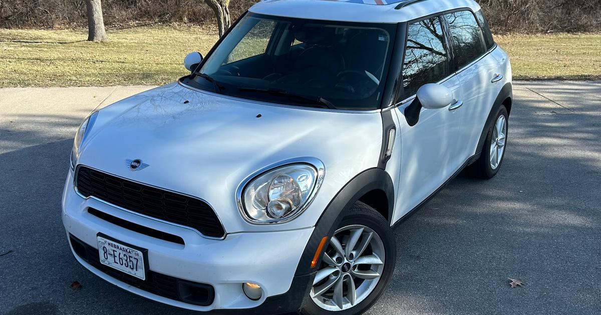 MINI Countryman 2014 rental in Omaha, NE by Travis F. | Turo