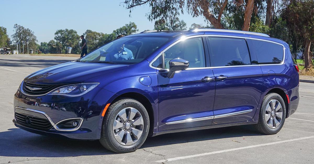 Chrysler Pacifica 2017 rental in San Diego, CA by Jamil | Turo